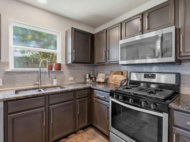 162 Friendship Oak Dr