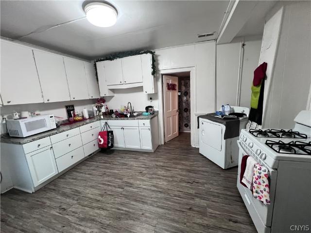 162 Oak St, Binghamton, NY 13905 | MLS #S1668 | Compass