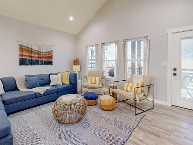 162 La Concha Boulevard 11