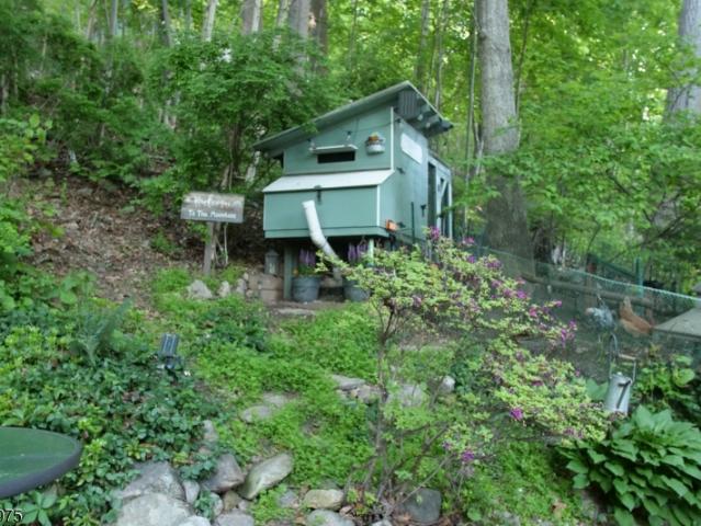 162 Lakeside Dr
