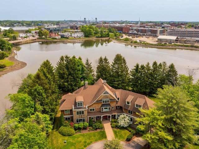 162 Mill Pond Way Unit 4, Portsmouth, NH 03801