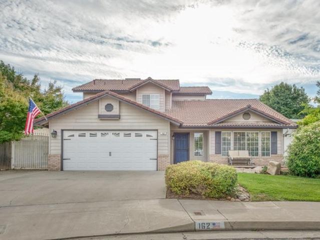162 N Amber Ave, Clovis, CA 93611