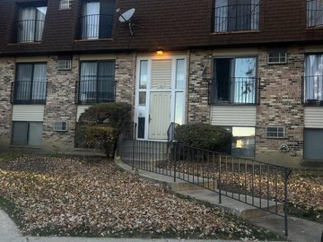 162 S Waters Edge Dr Apt 301, Glendale Heights, IL 60139