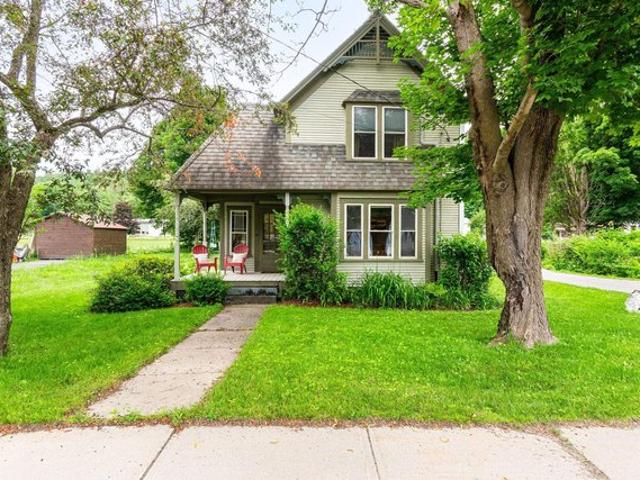 162 S Main St, Waterbury, VT 05676