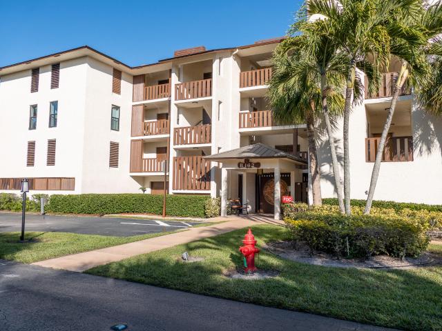 162 SE St Lucie Blvd, Unit B403, Stuart, FL 34996 | MLS #R11166