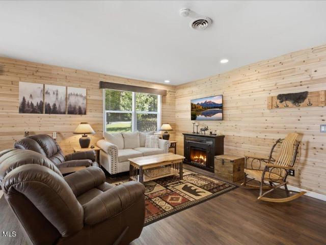 162 Spier Falls Road