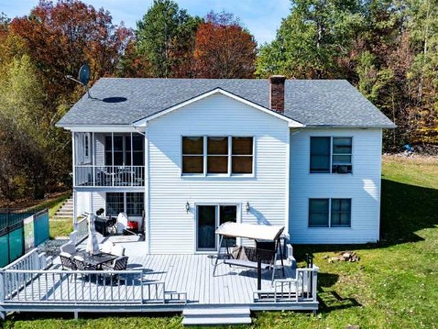 162 Stephenson Hts, Irasburg, VT 05845