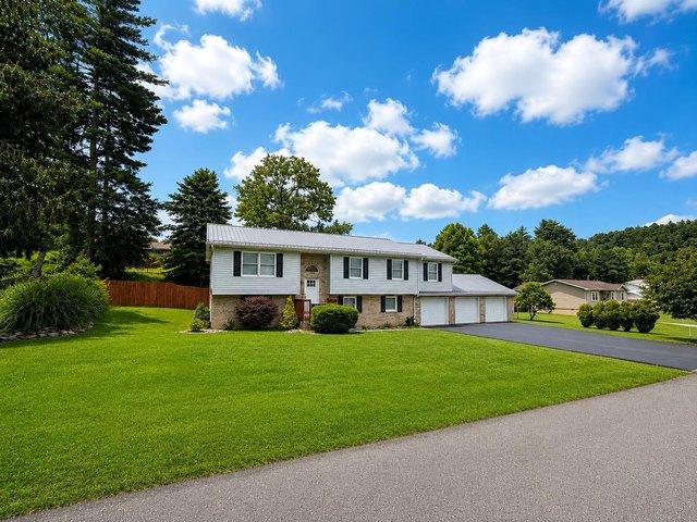 162 Rosewood Dr, Princeton, WV 24739