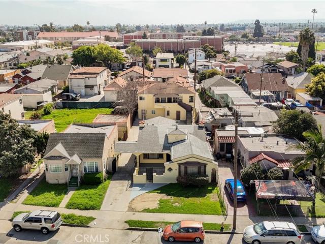 162 W 65th St, Los Angeles, CA 90003 | MLS #SB26049 | Compass