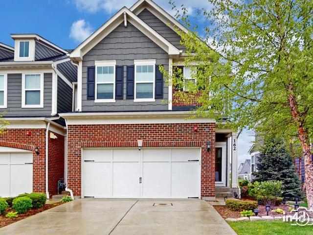 162 Waverly Ct, Bloomingdale, IL 60108