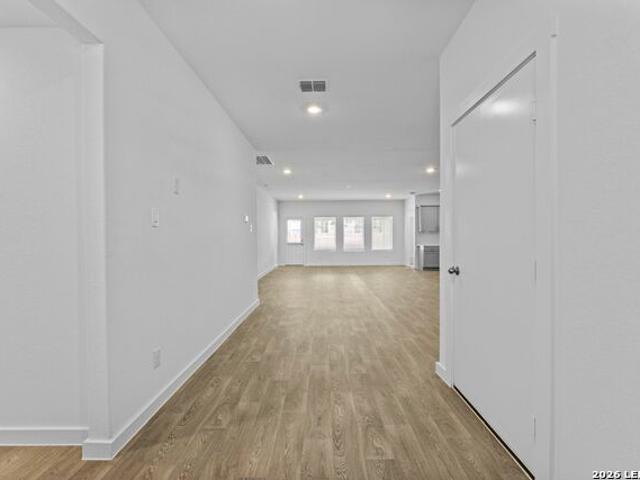 162 Teal St