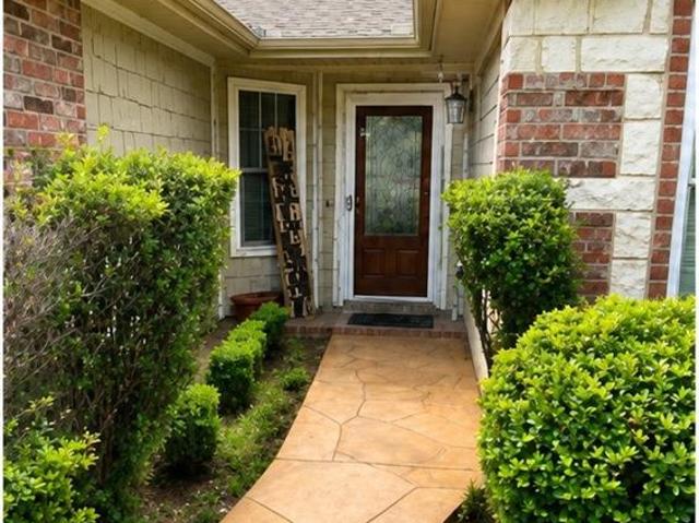 16340 Cowboy Trail