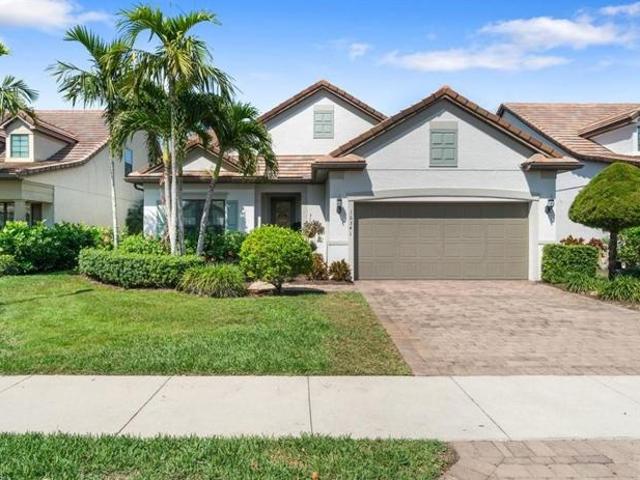 16341 Camden Lakes Cir, Naples, FL 34110