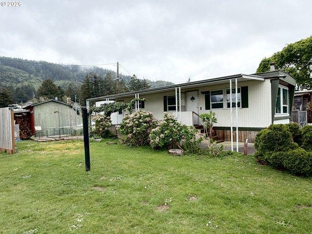 16345 Grootendorst Ln Unit 2, Brookings, OR 97415