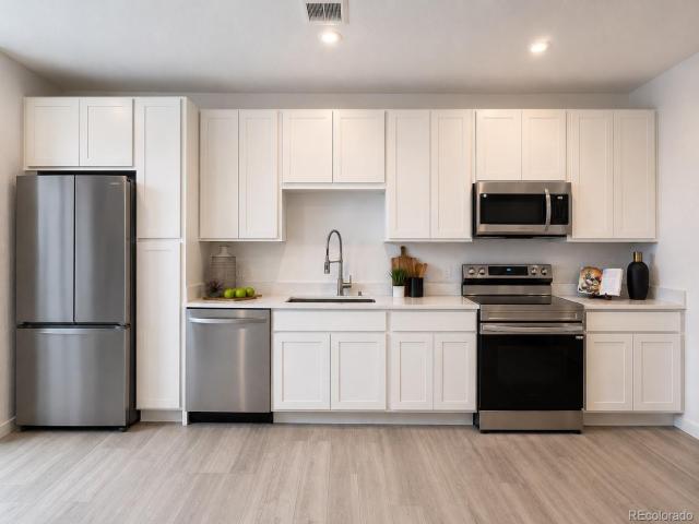 1634 N Sheridan Boulevard # 105