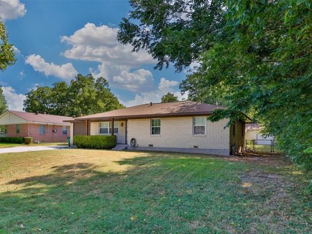 1634 Old Denton Rd, Gainesville, TX 76240
