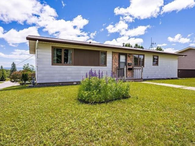 1634 Cliff Ave, Duluth, MN 55811