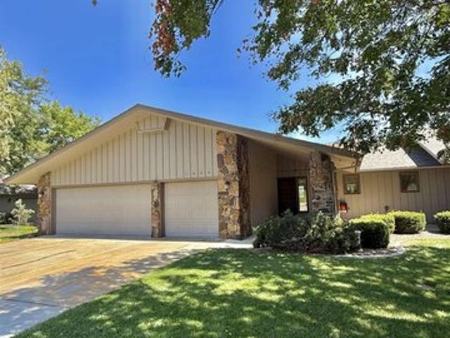 1634 Kensington Blvd, Garden City, KS 67846