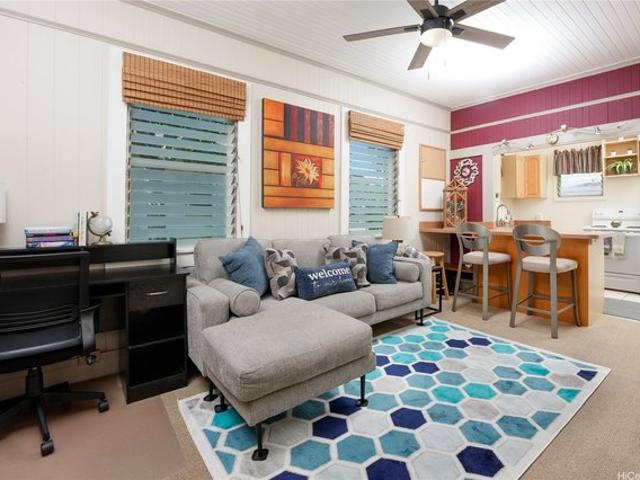 1634 Lusitana St, Honolulu, HI 96813