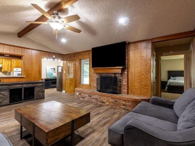 1634 Robin Place