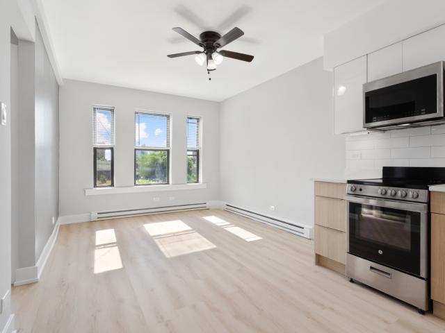 1634 W Howard St, Unit 214, Chicago, IL 60626 | Compass