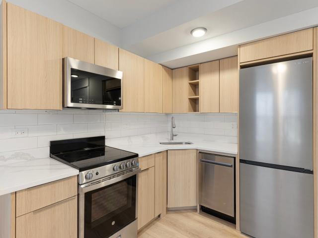 1634 W Howard St, Unit 301, Chicago, IL 60626 | MLS #12527 | Compass
