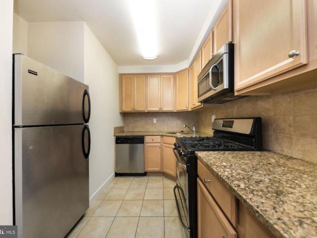 1634 38 Lombard Street # 3