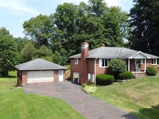 16351 Bowman St NE, Homeworth, OH 44634