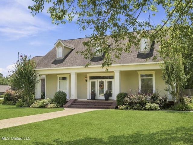 16354 Yaupon Berry Dr, Biloxi, MS 39532