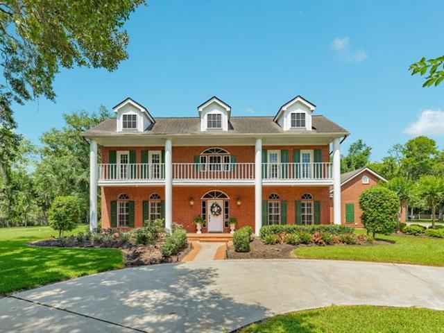 1635 Bayou Dr, Lake Jackson, TX 77566