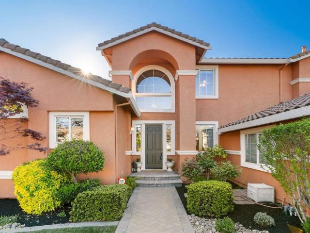 1635 Embassy Cir