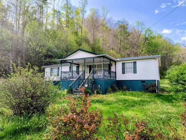 1635 Ra Hwy W, Delbarton, WV 25670