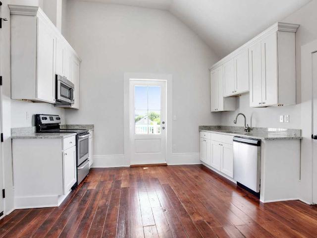 1635 Sixth 1 Bedroom Apartment for Rent at 1635 6th St, New Orleans, LA 70115 Central City