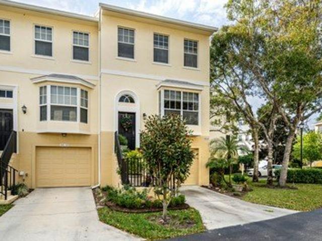 1635 42nd Sq Apt 104, Vero Beach, FL 32960