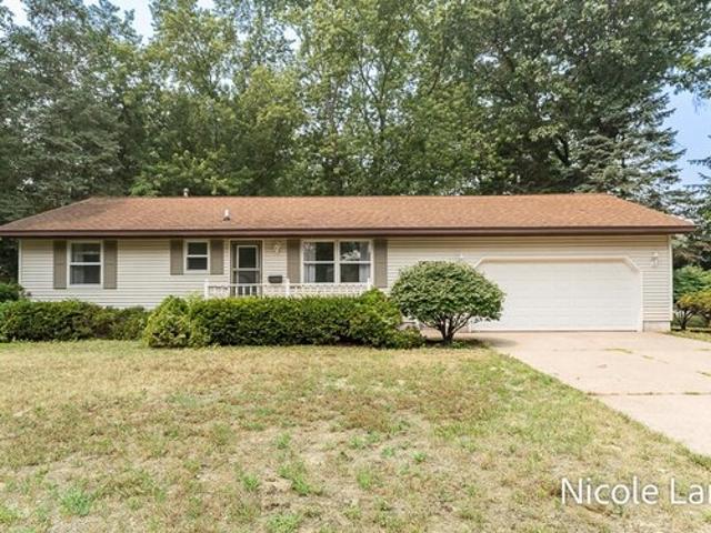 16362 Robbins Rd, Grand Haven, MI 49417