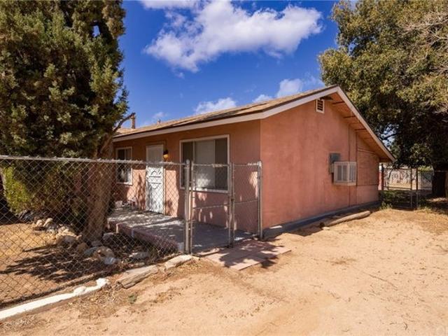 16366 Live Oak St, Hesperia, CA 92345