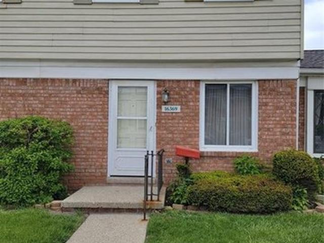 16369 Brittany Dr Unit 43, Roseville, MI 48066