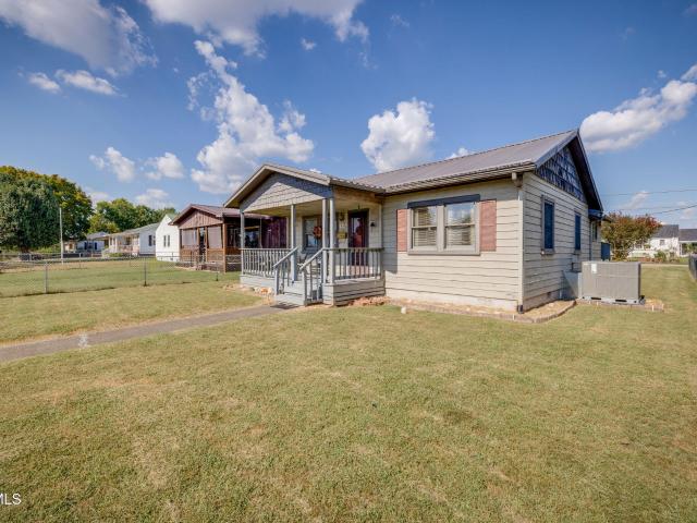 1636 Redwood Drive