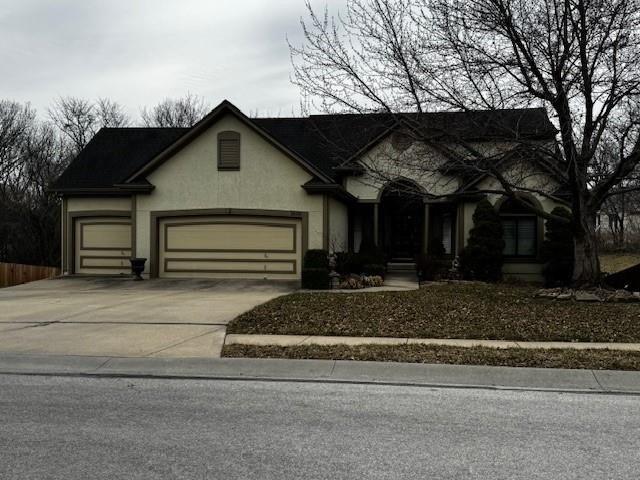 1636 SW Summit Valley Ln, Lee's Summit, MO 64081