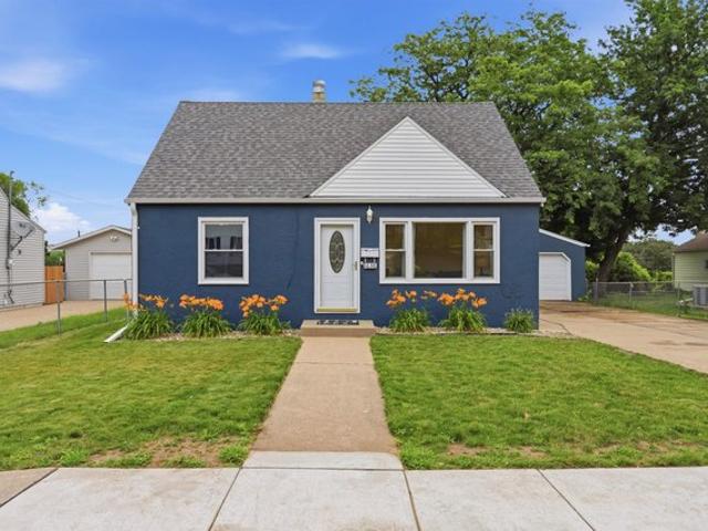 1636 S Frederick Dr, Sioux Falls, SD 57105