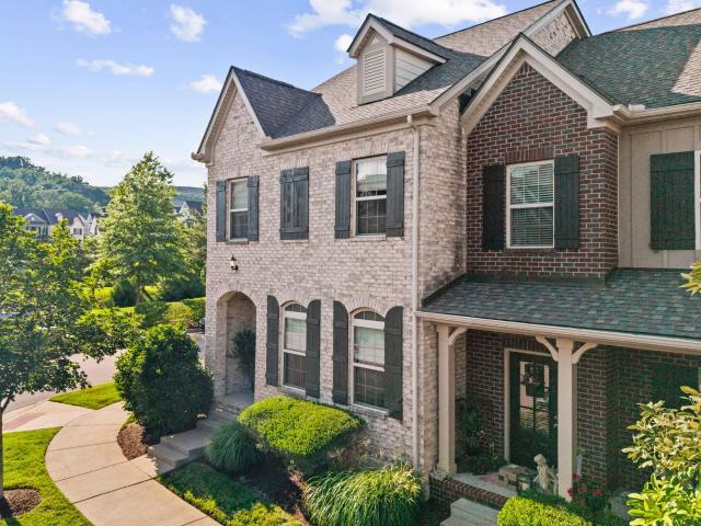 1636 Shadow Green Dr