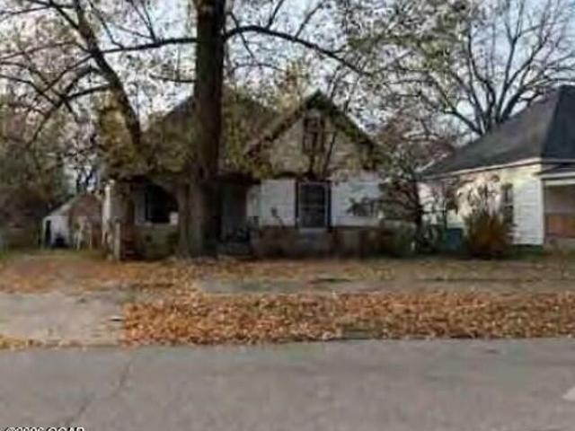 1636 W Atlantic St, Springfield, MO 65803