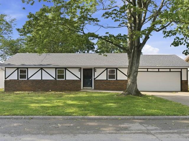 1636 W Swan St, Springfield, MO 65807