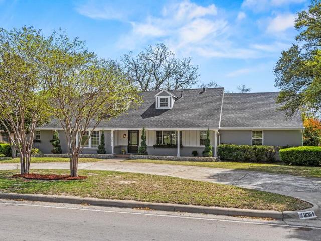 1636 W Red Bird Lane