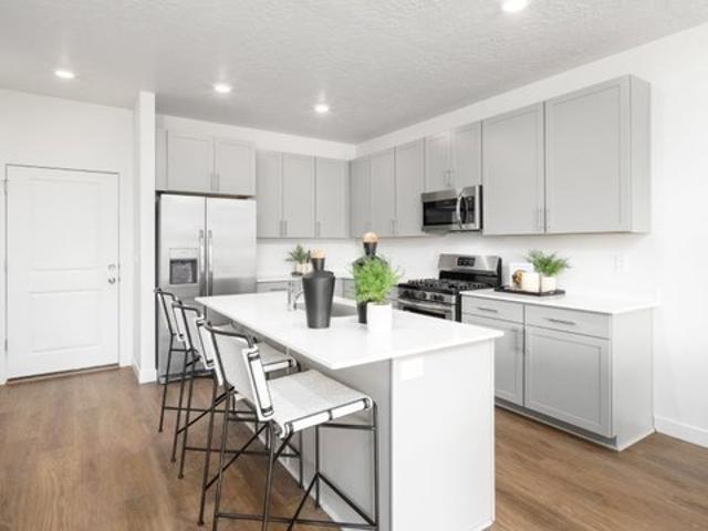 1636 W Viola Ln, Saratoga Springs, UT 84045