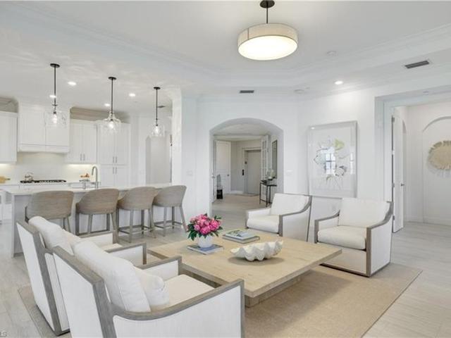 16371 Viansa Way Unit 202, Naples, FL 34110