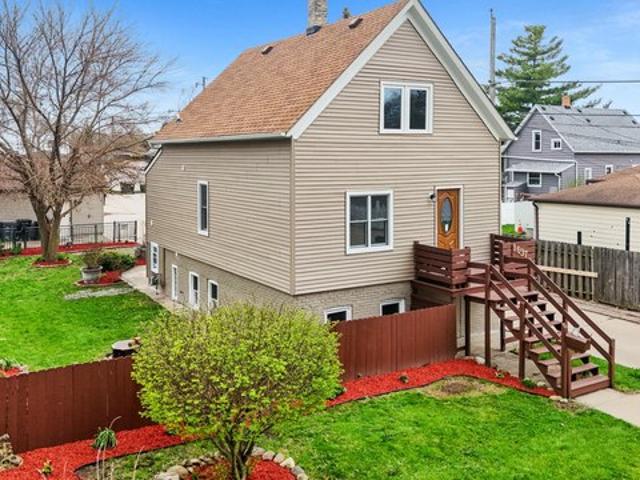 1637 Maple St, South Milwaukee, WI 53172