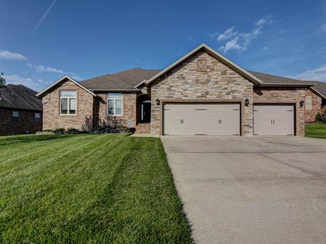 1637 N Waterstone Ave, Springfield, MO 65802