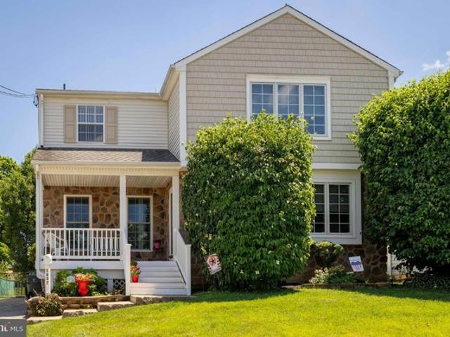 1637 Crestview Ave, Willow Grove, PA 19090