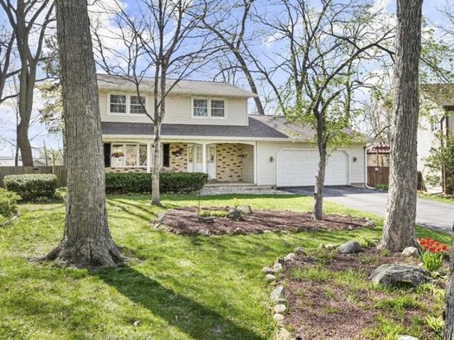 1637 Deerwood Dr, Madison, WI 53716